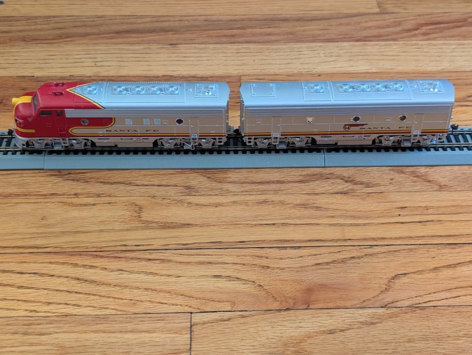 Athearn RTR Santa Fe #41 F7A HO Passenger Locomotive + B Unit Dumby | eBay