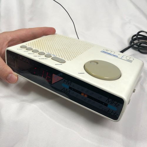 Soundesign 80s 90s Radio Alarm Clock Vintage Retro Oldschool VIDEO OF ...