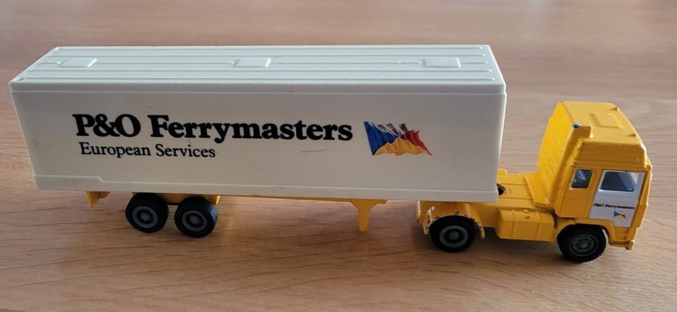 Vintage 1993 Corgi Volvo & Articulated P&O Ferrymasters Box Trailer 1: ...
