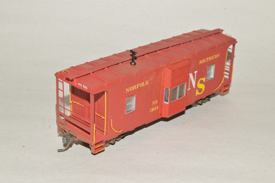 HO scale custom Norfolk Southern Ry bay window caboose car train MW KD ...