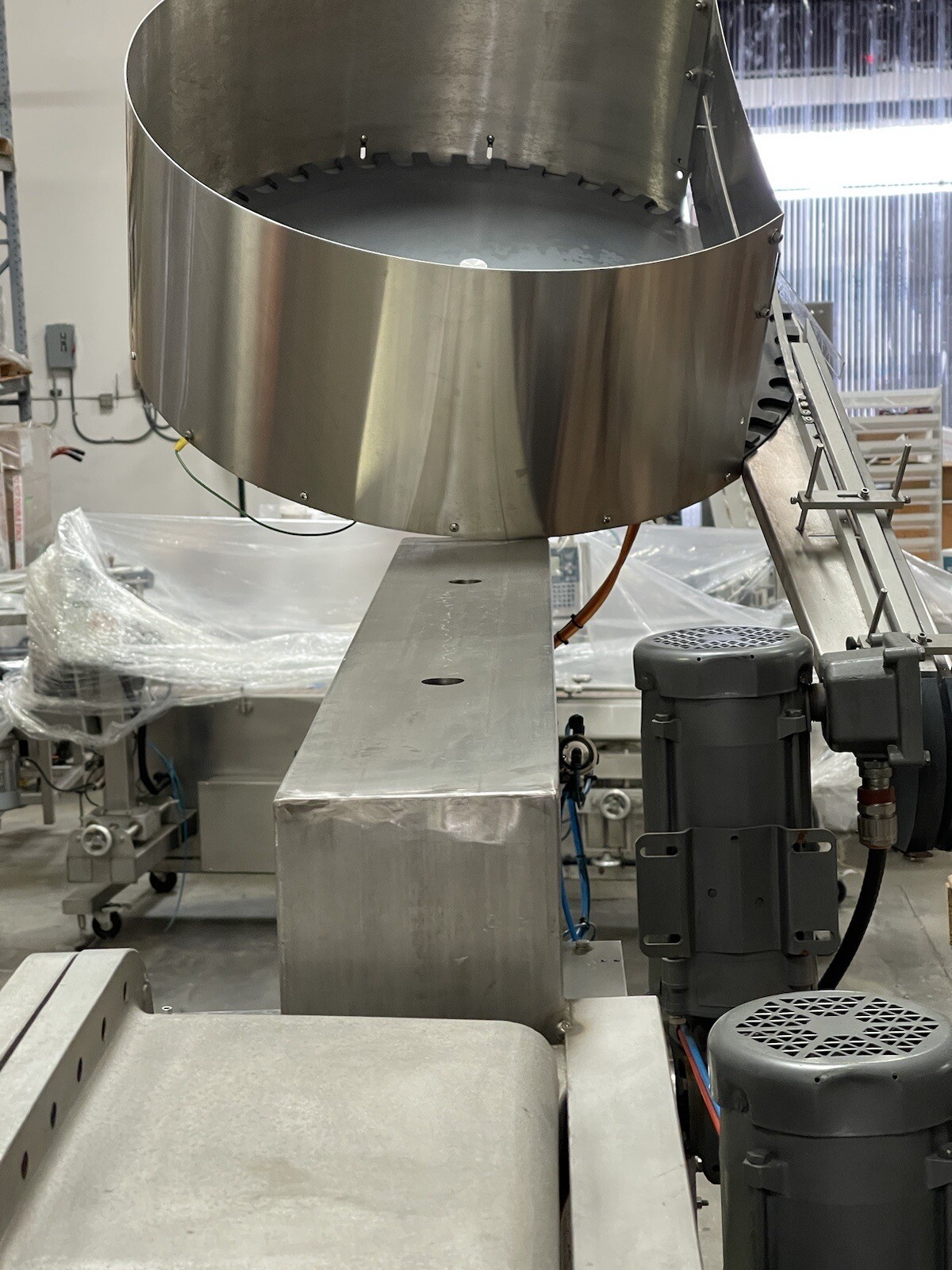 Bottle Jar Capper 6 Spindles With Cap Sorting / Placement Accutek Kiss ...