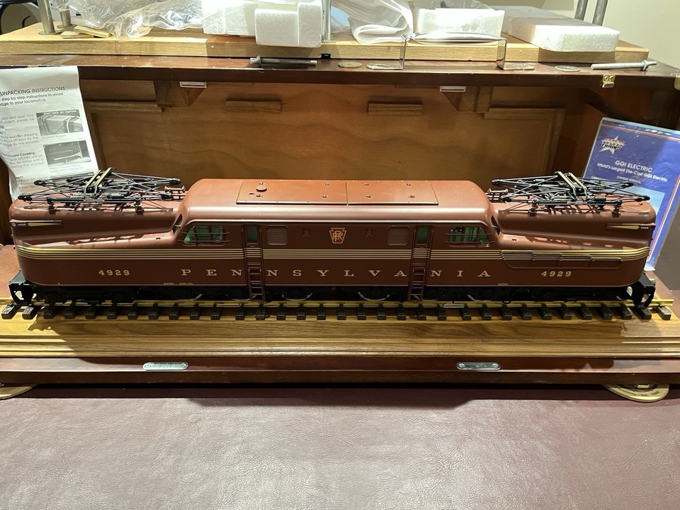 USA Trains G Scale GG1 Diecast 1:29 Mint Condition w/Display and ...