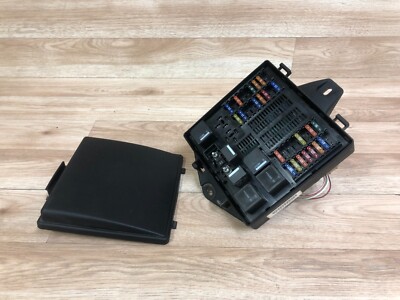 JAGUAR OEM XK XKR X150 FRONT ENGINE BAY FUSEBOX FUSE BOX RELAY RELAYS ...