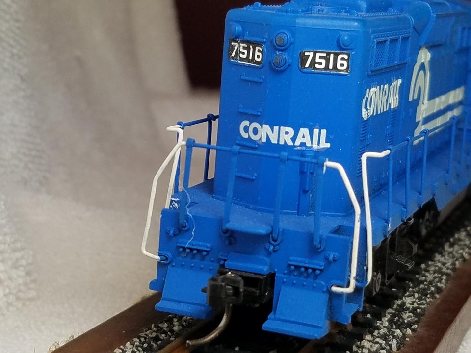Athearn EMD GP9, Conrail #7516 DC custom paint & decal | eBay