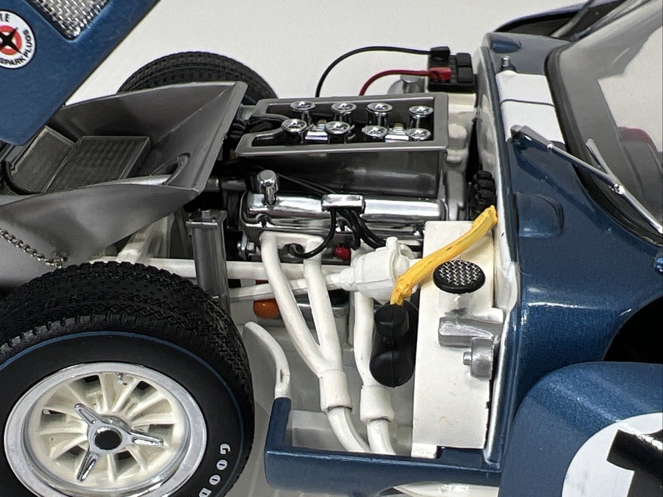 1/18 Exoto 1965 Carroll Shelby Cobra Daytona Jo Schlesser Hal Heck ...