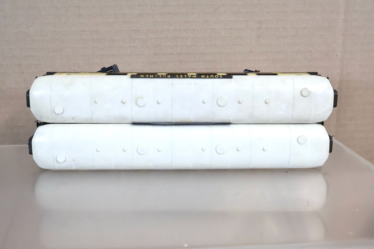 TRIANG HORNBY R228 RAKE of 2 x BR PULLMAN CAR COACH JANE MARY from 1958 ...