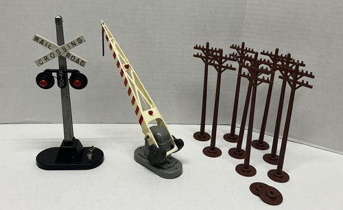 VTG TRAIN ACCESSORY LOT Crossing Gate Signal Marx Telephone Poles ...