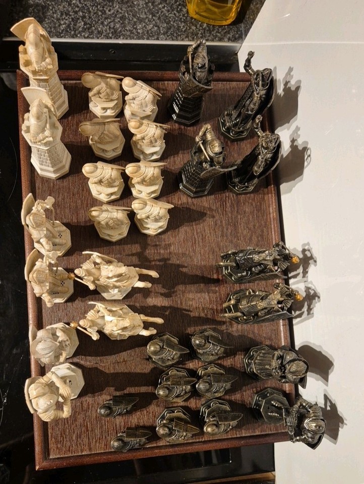 Original Harry Potter Wizard Chess Set (-2 Black Pawn Bases/ Pieces ...