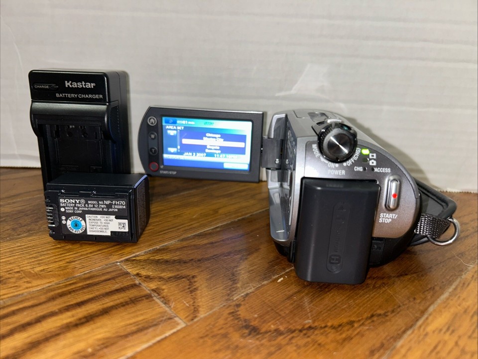 SONY DCR-SR82 Handycam Digital Video Camera/ Camcorder 60GB W/ Battery ...