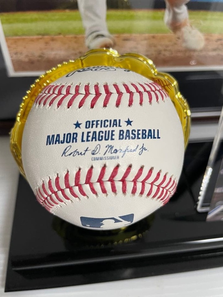 Shohei Otani Autographed Ball Topps Card Photo Set Dodgers MLB Gold ...