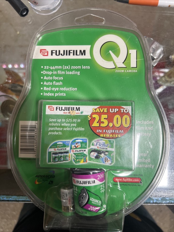 Fujifilm Q1 2x Zoom APS Camera with Flash and 1 Roll Fuji 200 APS Film ...