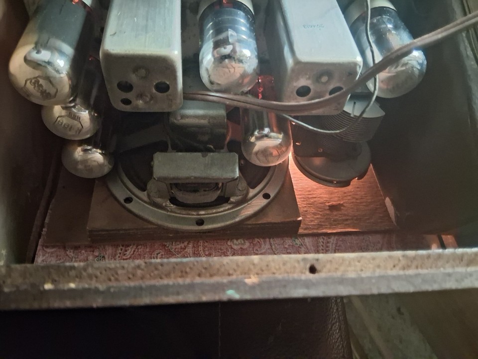 Vintage 1940s Teletone Tube radio Model 119 Wood Case Working | eBay