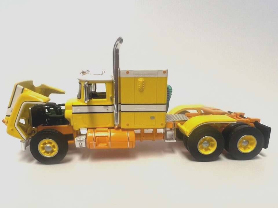 DCP FIRST GEAR 1/64 SCALE R MODEL MACK FLAT TOP SLEEPER, YELLOW, ORANGE ...