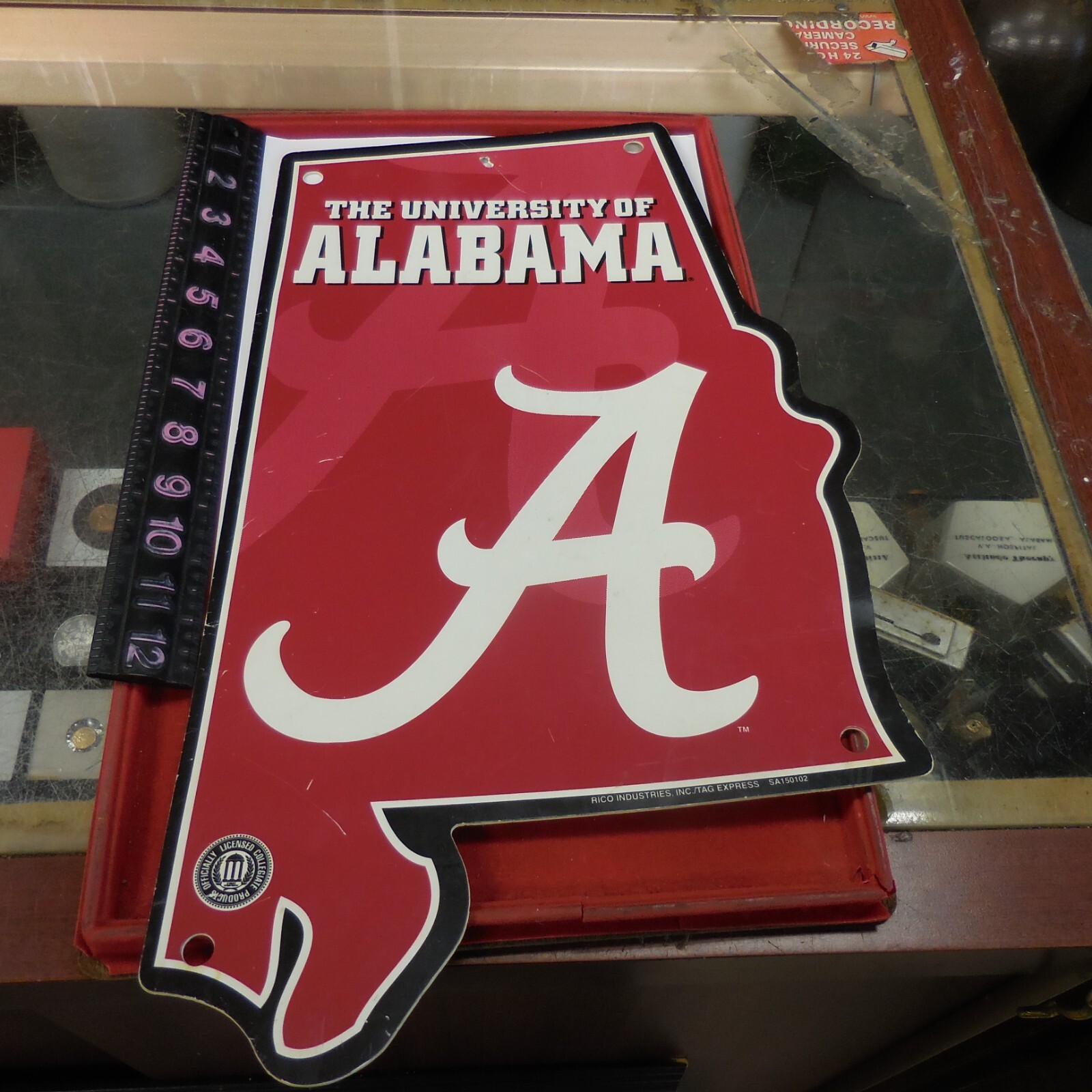 VINTAGE UNIVERSITY OF ALABAMA PLASTIC STATE SHAPED SIGN --HOLE AT TOP ...