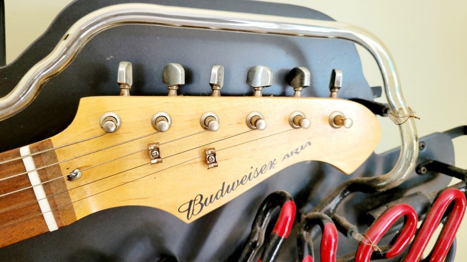 ARIA BUDWEISER RARE LIMITED EDITION NEON GUITAR SIGN WITH WHAMMY BAR | eBay