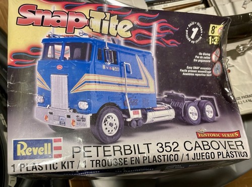 REVELL PETERBILT 352 COE SNAPTI TE HISTORIC SERIES 1/32 SCALE MODEL KIT ...