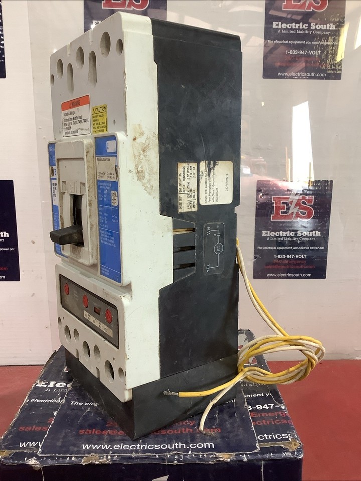 Cutler-Hammer Circuit Breaker DK3400W 400 Amp 240 Volt 3 Pole w/ Shunt ...