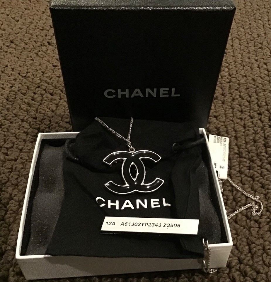 Authentic CHANEL enamel CC logo adjustable reversible necklace -new in ...