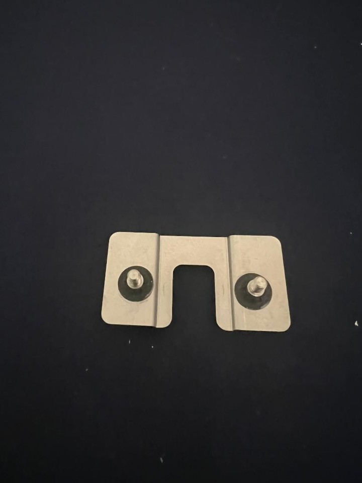 Philips V60 Ventilator - O2 Fitting Retention Plate - Ref# 453561535731 ...