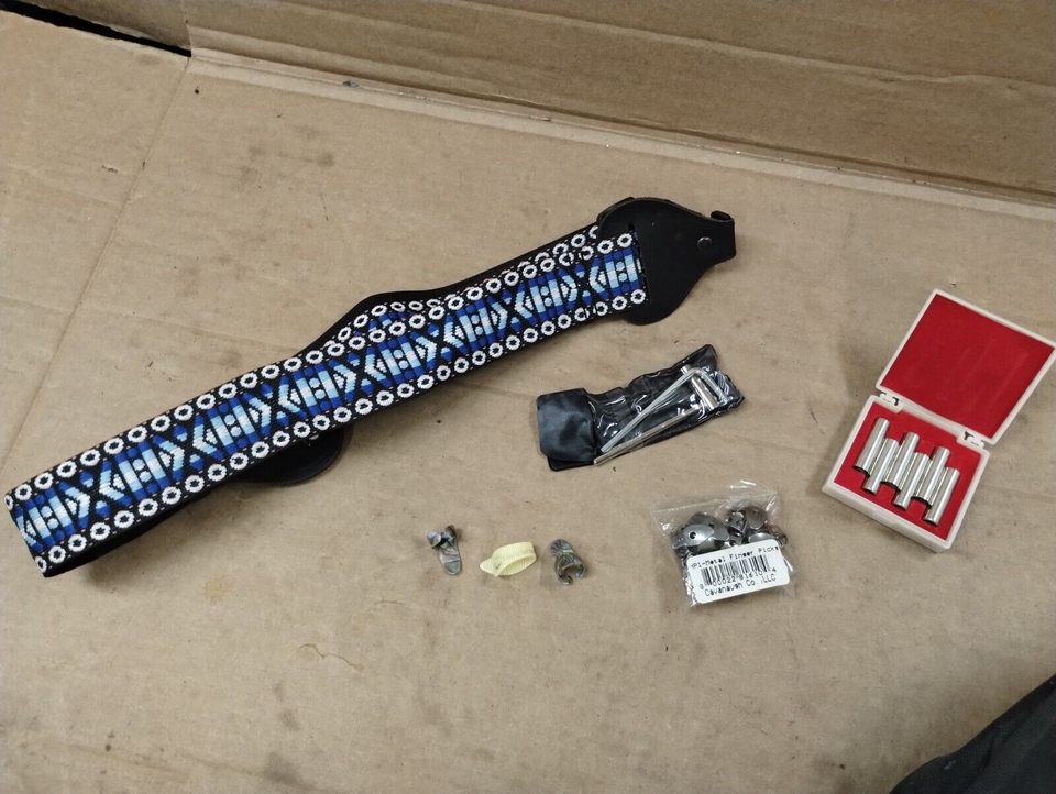 TRINITY RIVER GUITAR 5 STRING BANJO WITH EXTRAS | eBay