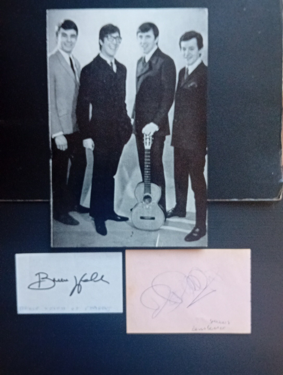 THE SHADOWS BRUCE WELCH BRIAN BENNET 2 x signed Album Pages With COA | eBay