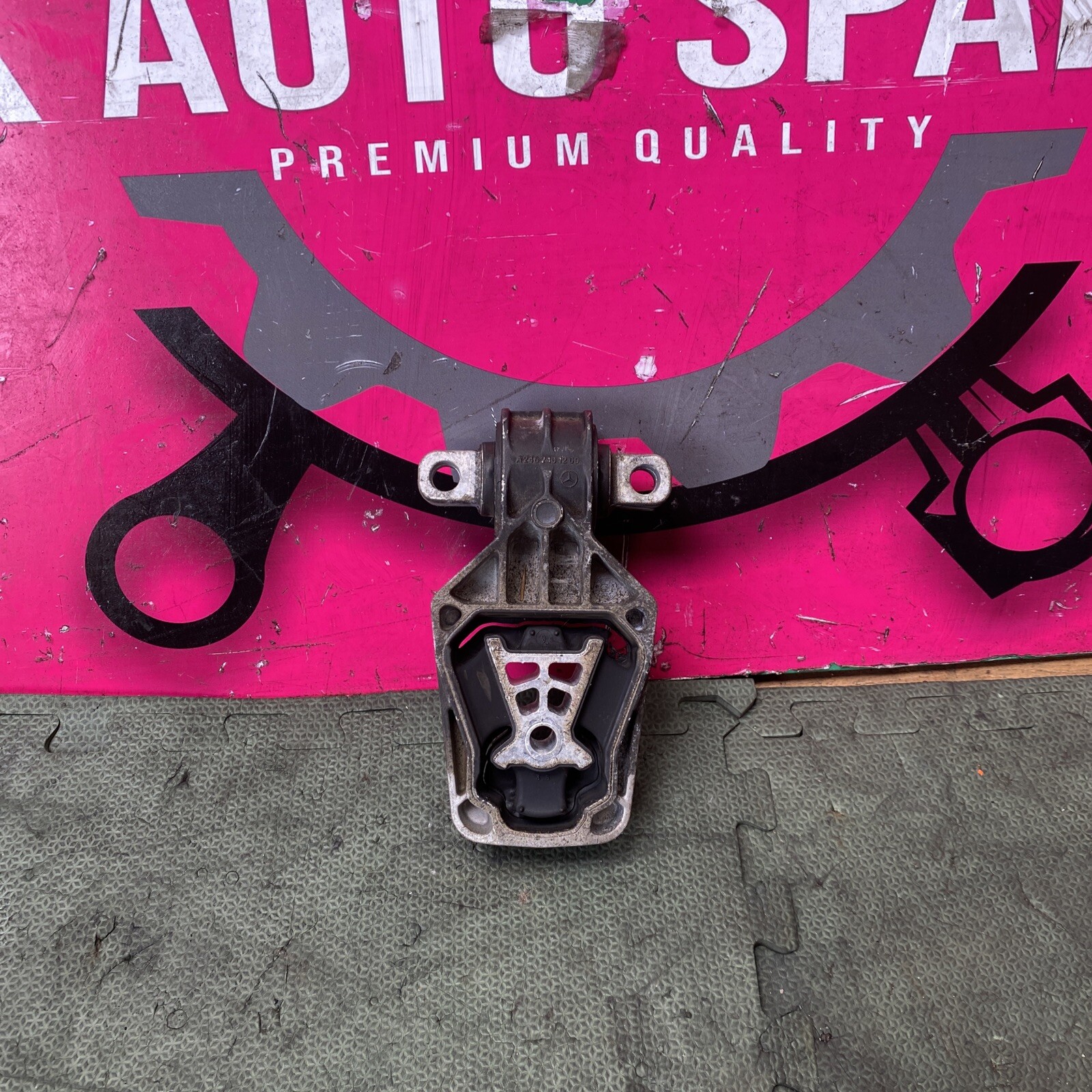 MERCEDES A CLASS A180 W176 ENGINE GEARBOX MOUNT 1.5 CDI A2462401209 ...