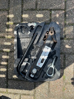 Mini Cooper One R56 Jack And Wheelbrace In Foam Tray | eBay Australia