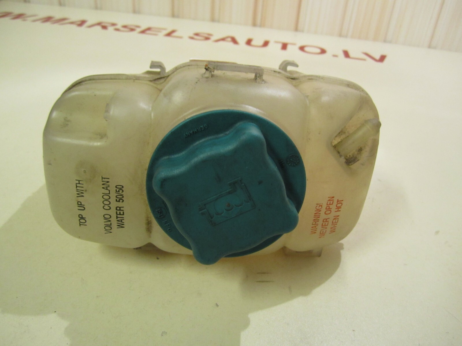 30723929 Volvo v70 2.4D 2006.y Coolant Expansion Tank | eBay