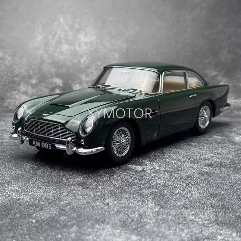 AUTOart 1/18 Aston Martin DB5 007 silver / Green Diecast AUTOart 1/18 Aston Martin DB5 007 silver / Green Diecast