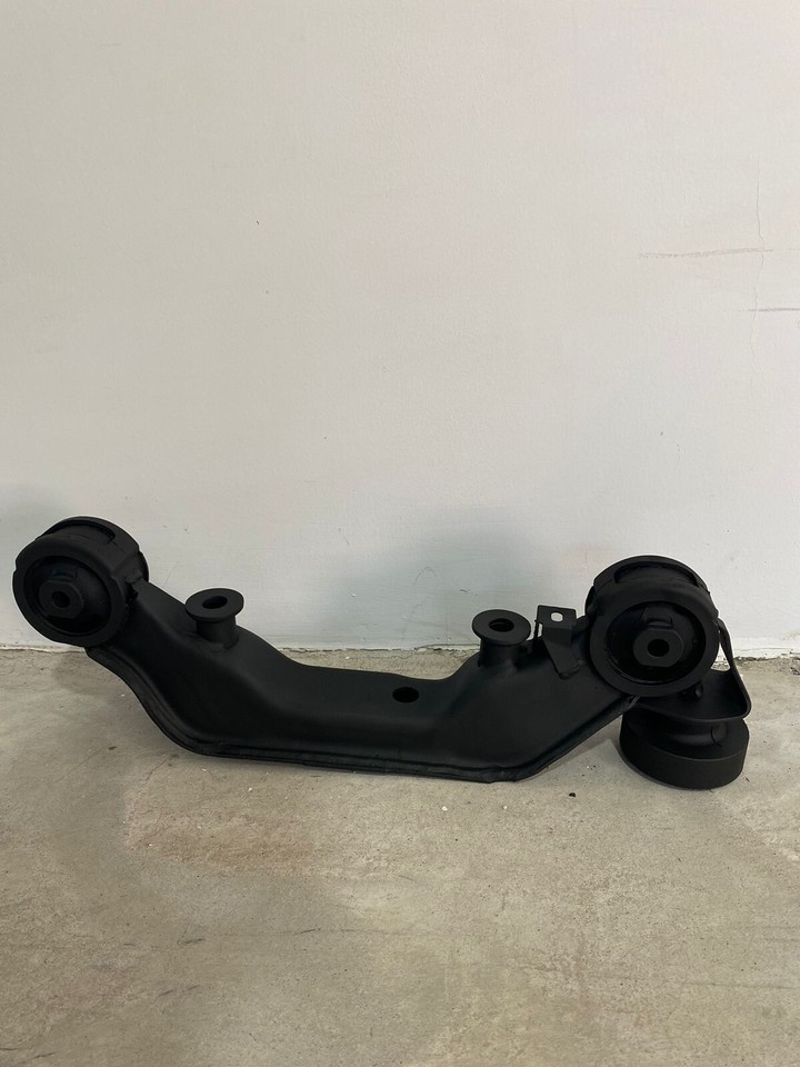 09-13 Toyota Matrix Rear Differential Crossmember Mount AWD OEM | eBay