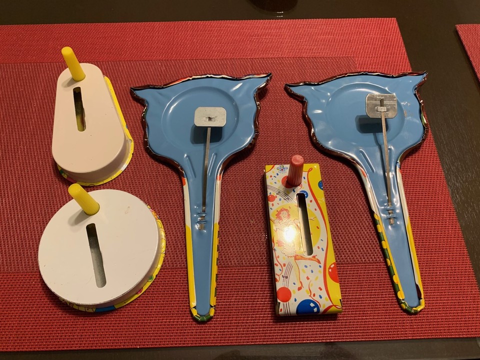 US METAL TOY COMPANY 2 CLOWN CLACKER 3 RATCHET SPINNER NOISEMAKERS ...