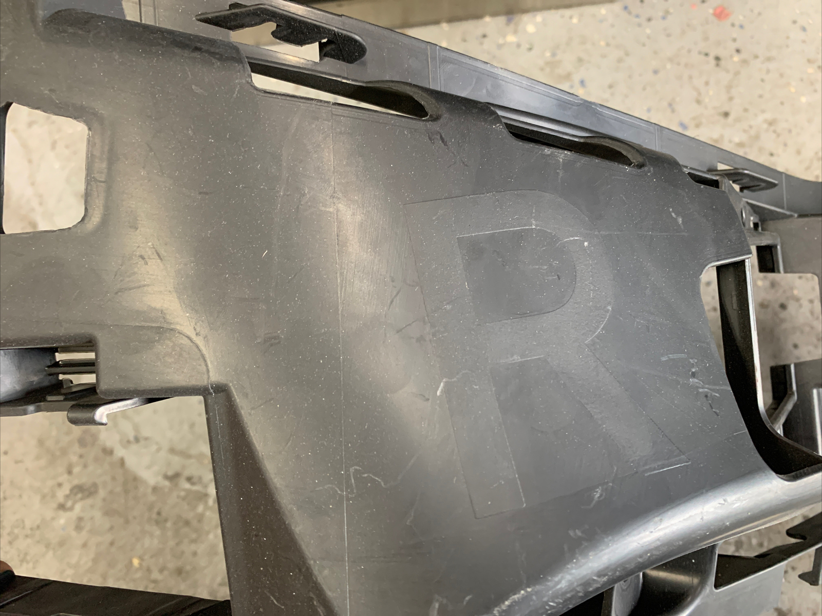 New Genuine 17-19 MERCEDES E Class RH Front Bumper Support Bracket ...