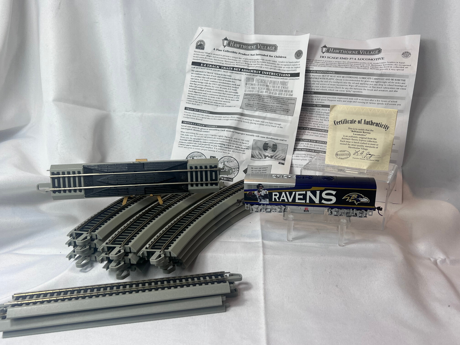 Hawthorne Village Baltimore Ravens HO Scale Locomotive And Tracks ...
