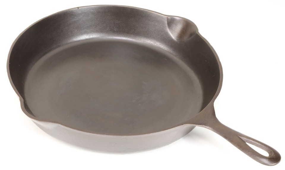Vintage Lodge Cast Iron No. 10 No-Notch Skillet Restored Condition | eBay
