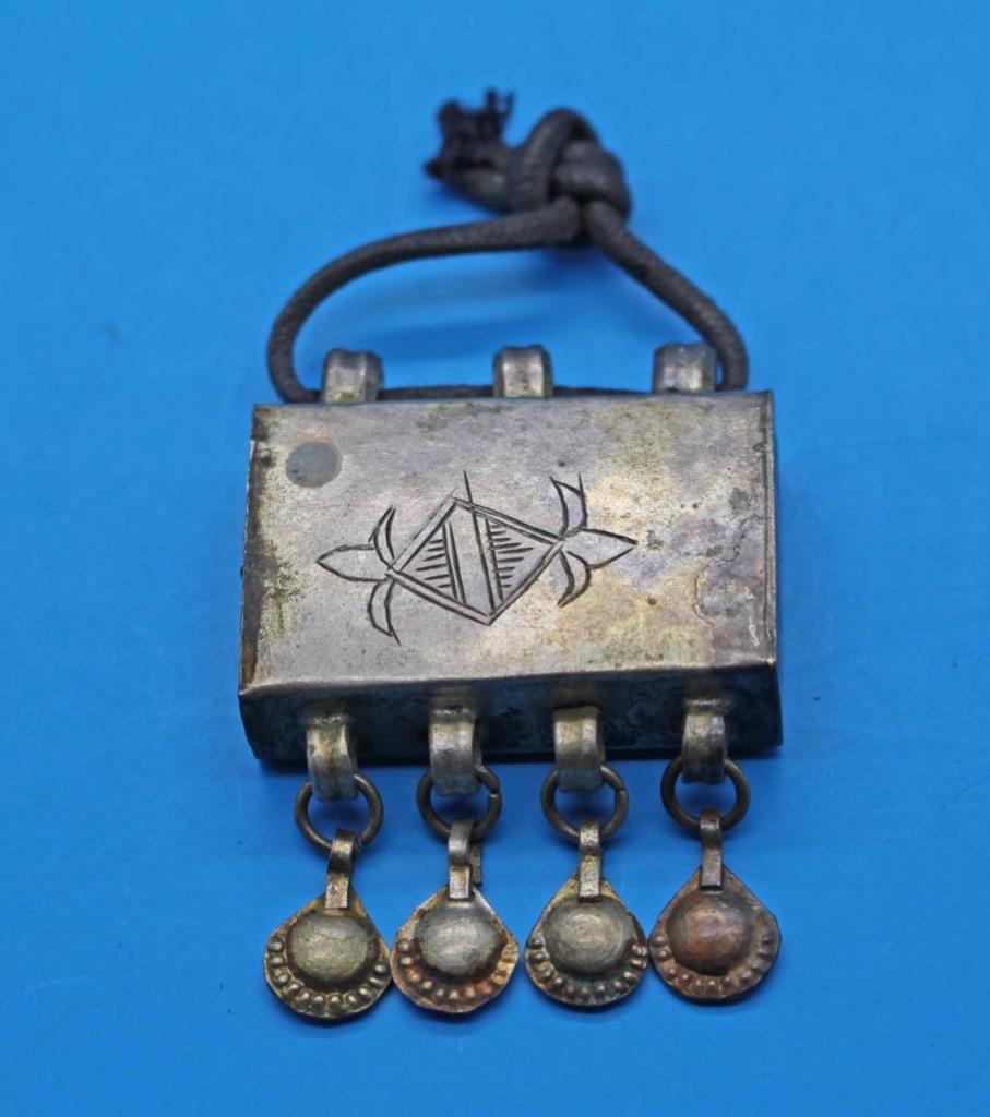 VINTAGE TRIBAL PRAYER BOX INDIA/PAKISTAN - Gem