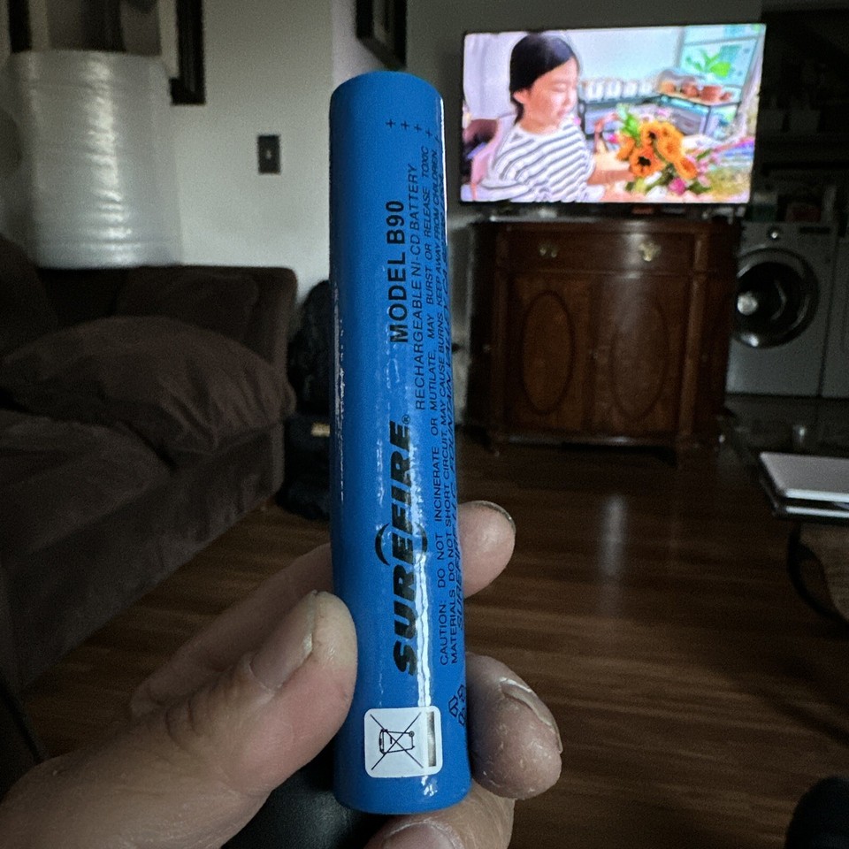 Vintage GWOT Surefire 8NX rechargeable flashlight, impact resistant ...