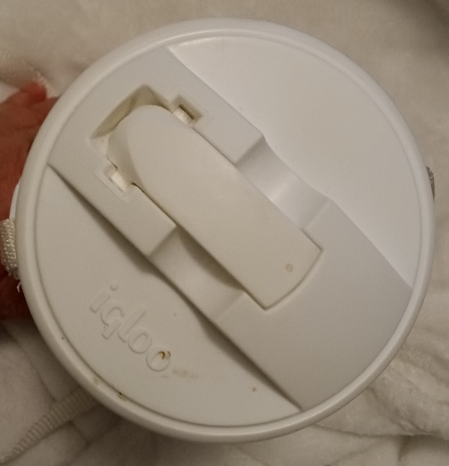 Vintage Red Igloo 1 Quart Water Jug With Spout Lid & Travel Strap ...