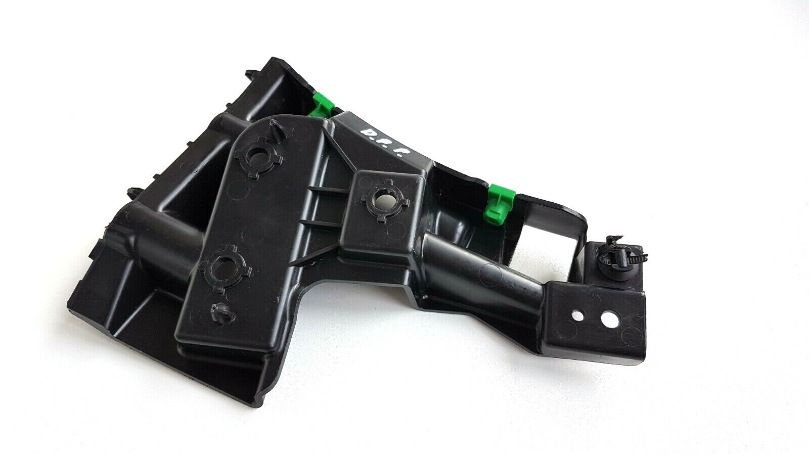 VOLVO S-60 2017 2.0 D4 D4204T14 RHD FRONT BUMPER RIGHT BRACKET OEM ...