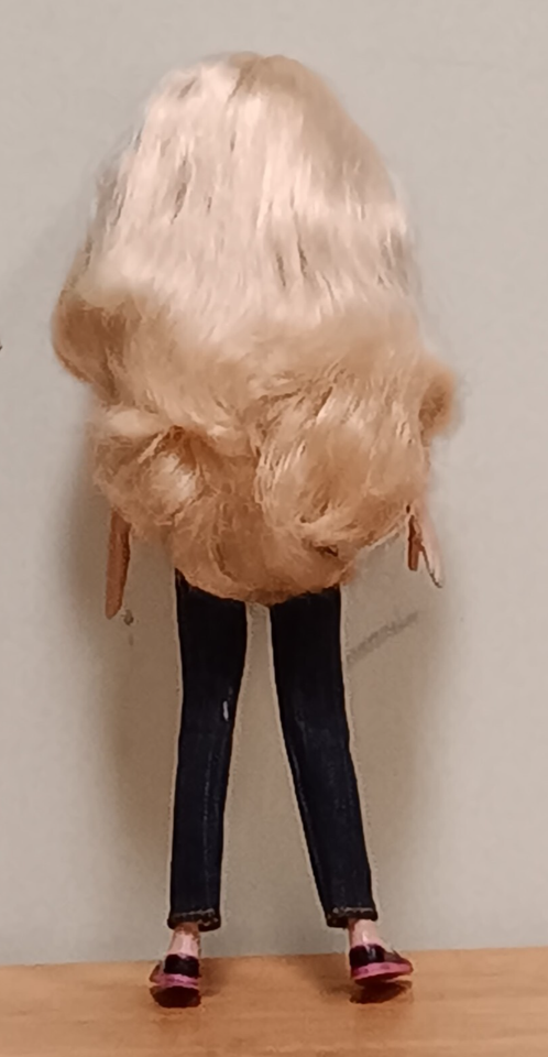 Moxie Girlz AVERY ~ NEW WEEKEND WEAR Outfit ~ Hair Combs Easily ~Great ...