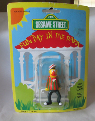 Sesame Street Bert Figure Fun Day in the Park Mini-Collectible #72000 ...