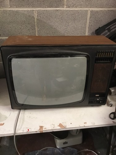 VINTAGE Hitachi Instavision 22” TELEVISION Retro Colour TV Film Prop ...