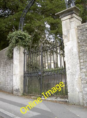 Photo 6x4 To Christ Church Warminster The railings at the lower ...