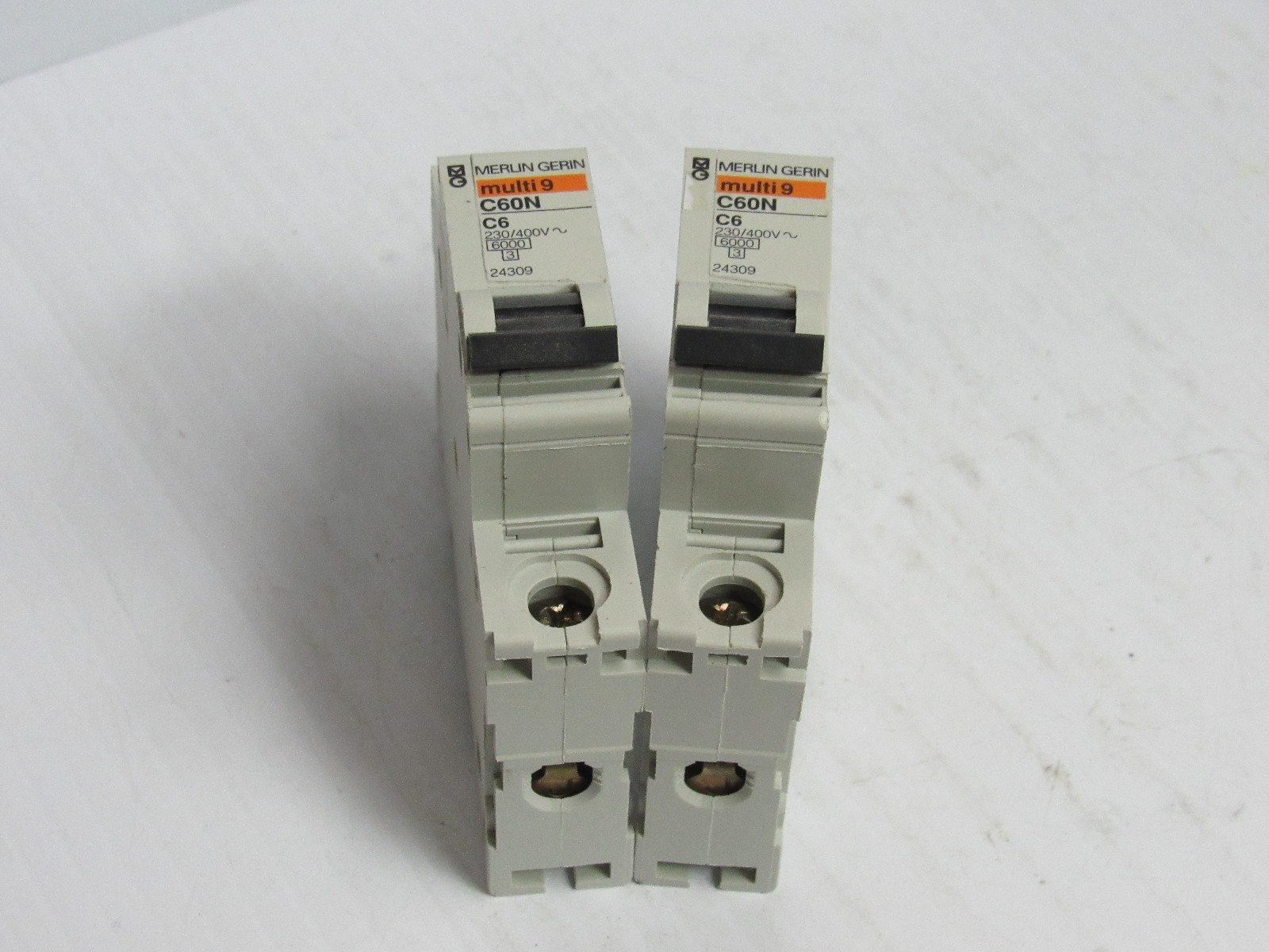 LOT OF 2 MERLIN GERIN CIRCUIT BREAKER C60N C6 C60NC6 6 AMP A 6A 1P 1 ...