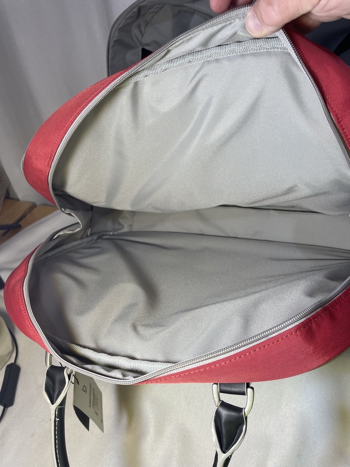 Baggallini Rolling Underseat/Carry on Travel red tote Bag small scuff ...