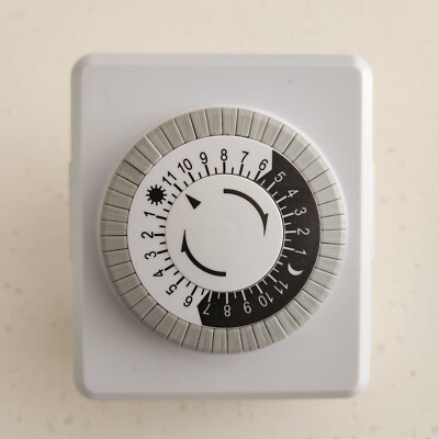 LITESUN INDOOR 24 HOUR PROGRAMMABLE TIMER WITH DUAL PLUG-IN FOR LIGHTS ...