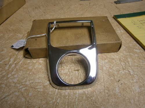 OEM 1956 Studebaker Trunk Lid Emblem & Retainer President Commander for ...