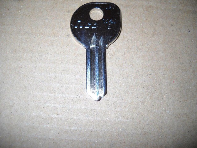 1040E Mercury Mariner OUTBOARD Cruiser Boat Key Blank Ilco USA 40e for ...