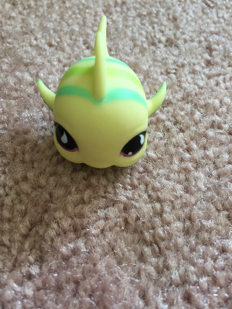 Littlest Pet Shop LPS Yellow And Lime Green Puffer Fish #519 Hasbro | eBay