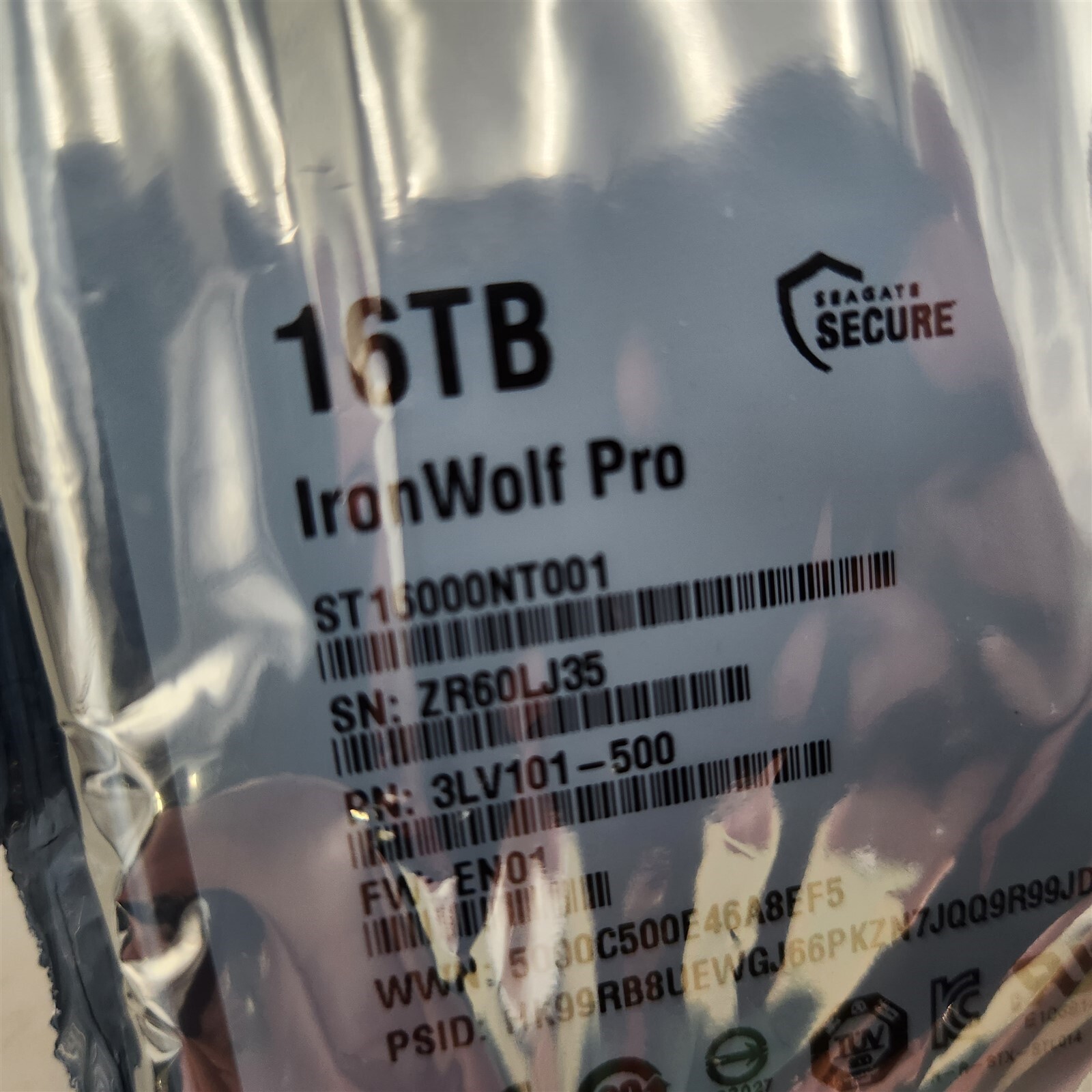 SEAGATE ST16000NT001 Seagate IronWolf Pro 16 TB Hard Drive - 3.5 ...