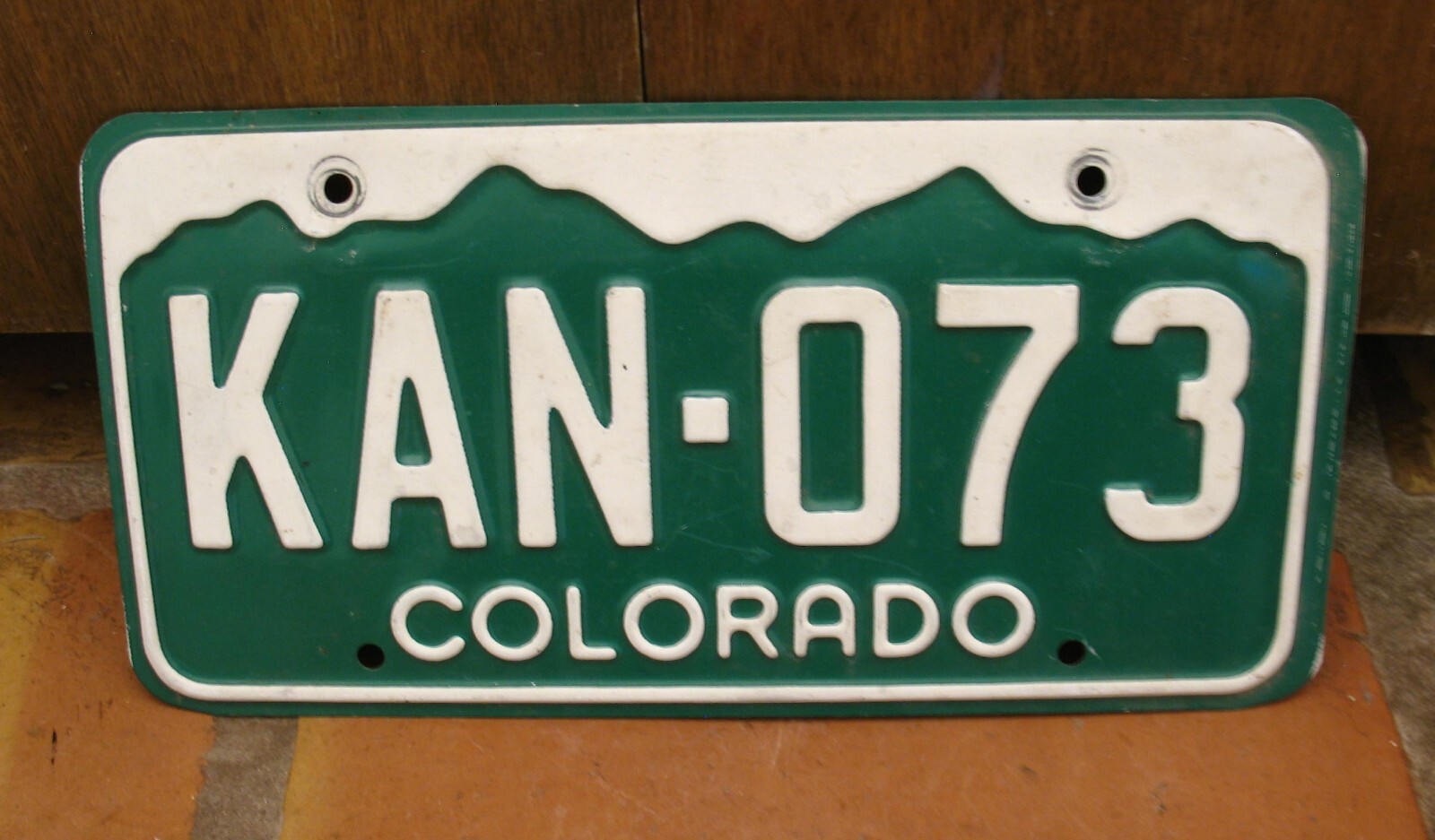 D16 - COLORADO EMBOSSED SNOWY MOUNTAINS LICENSE PLATE KAN-073, Used ...